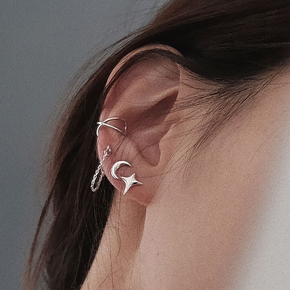 Cross middle earcuff - 감도 깊은 취향 셀렉트샵 29CM