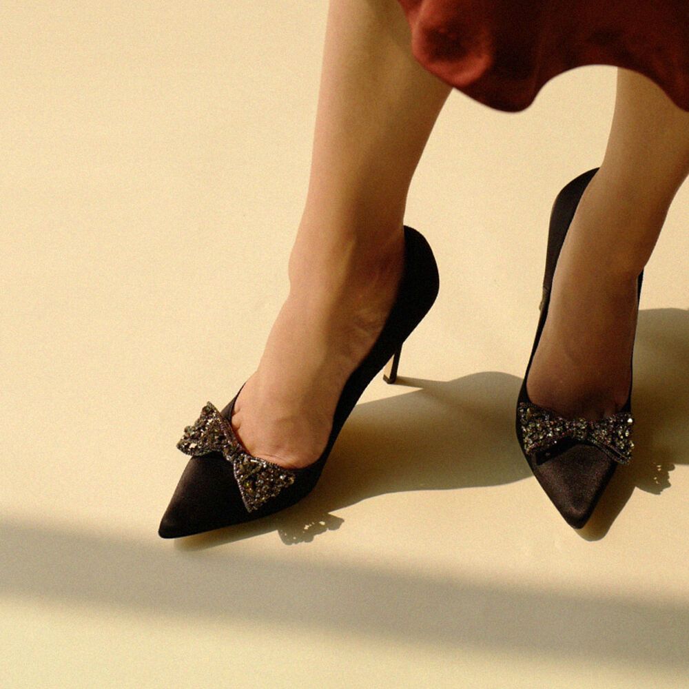Dalpin Jeweled Pumps in Black - 감도 깊은 취향 셀렉트샵 29CM