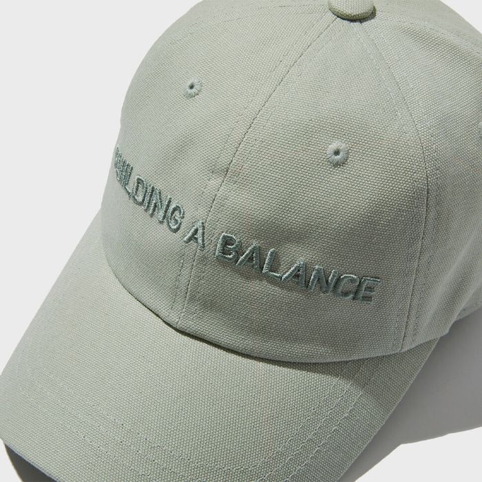 building-a-balance-berry-cap-mint-29cm