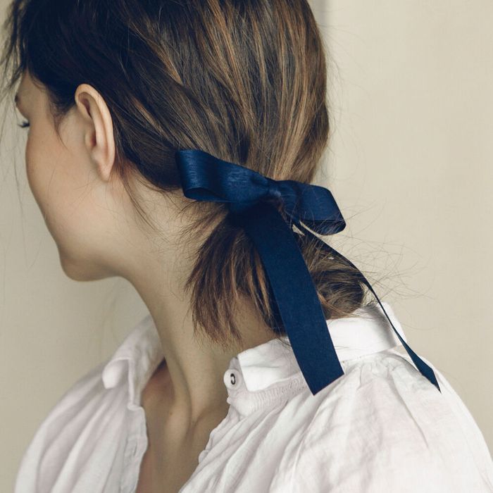 romantic ribbon hair pin (NAVY) - 감도 깊은 취향 셀렉트샵 29CM