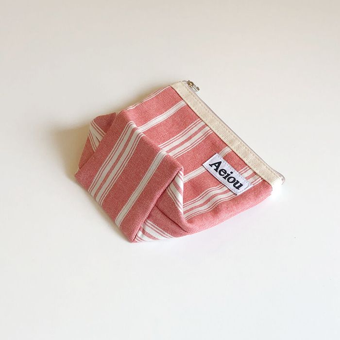 Aeiou Basic Pouch (M size) Red Villa and Spa - 감도 깊은 취향 셀렉트샵 29CM