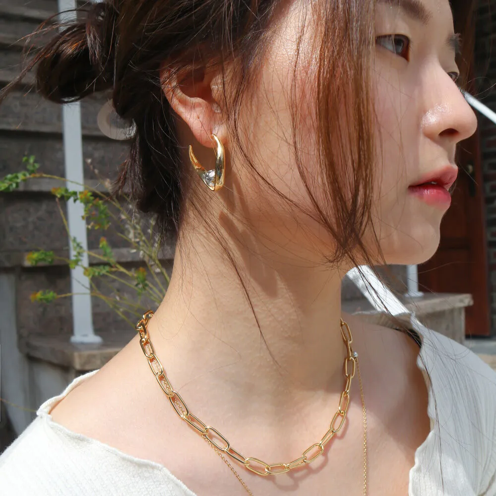 twist planet earring - 감도 깊은 취향 셀렉트샵 29CM