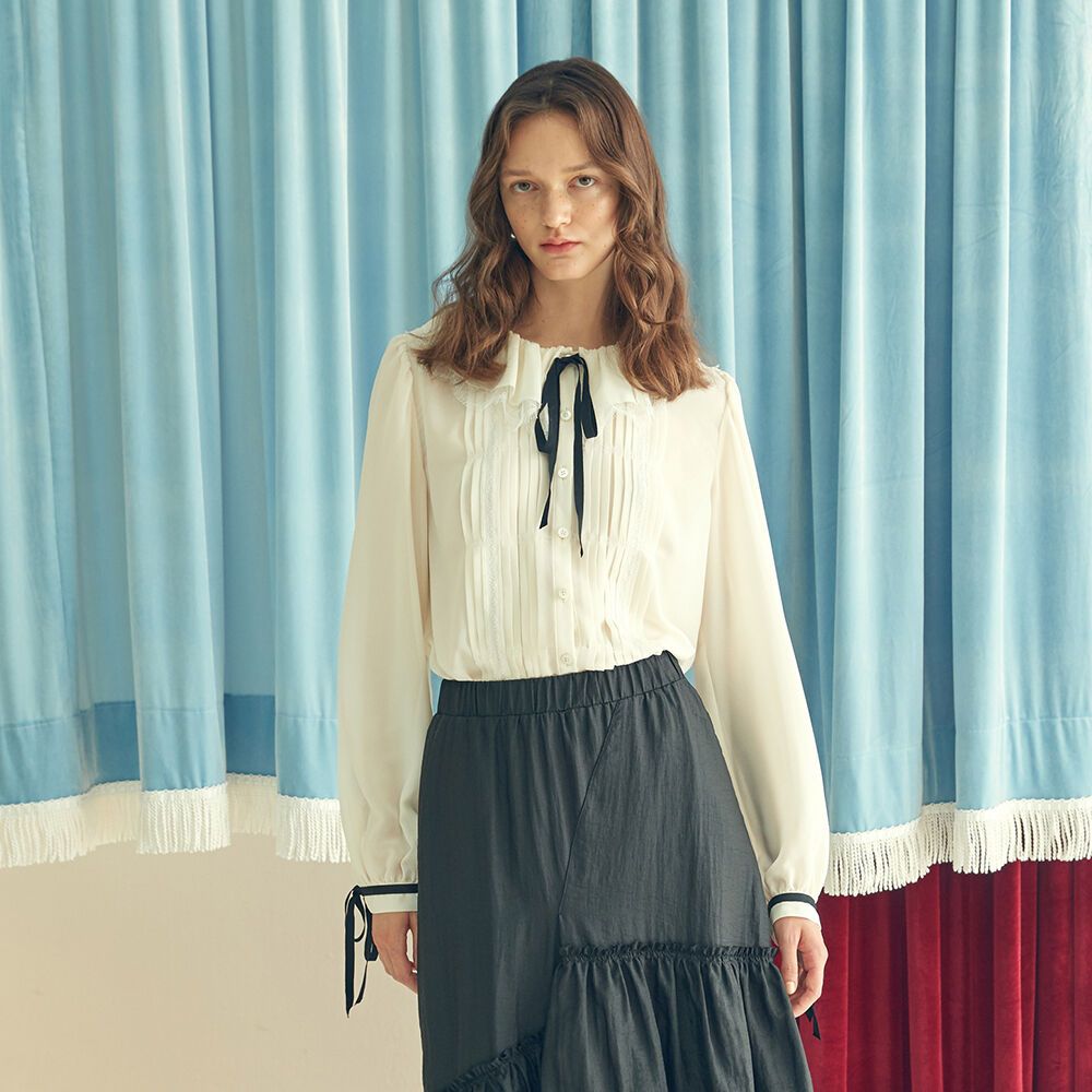 LACE TUCK BLOUSE - IVORY - 감도 깊은 취향 셀렉트샵 29CM