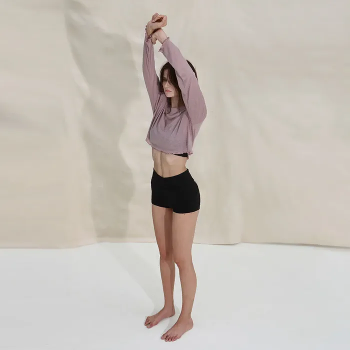 뉴웨이브 홀릭크롭 긴팔티 DEVI-T0047-에쉬핑크 - 감도 깊은 취향 셀렉트샵 29CM