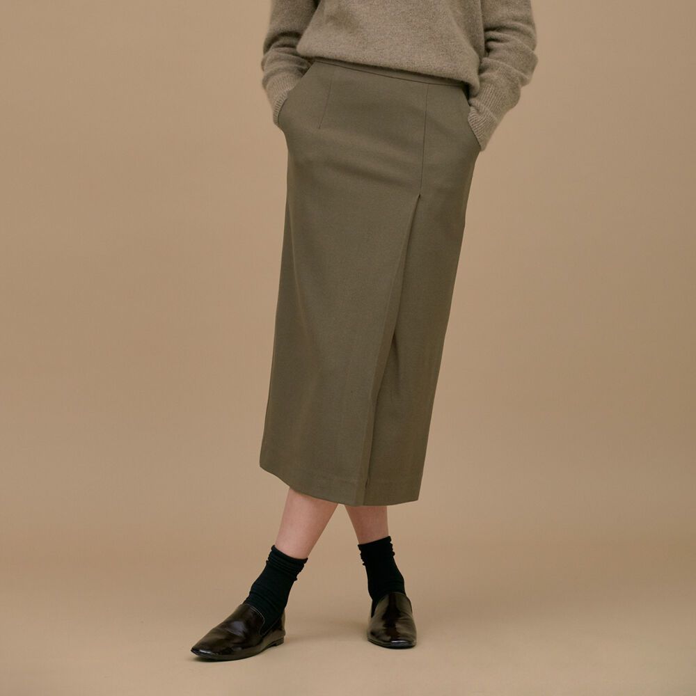 Tuck H line skirt - Khaki brown - 감도 깊은 취향 셀렉트샵 29CM