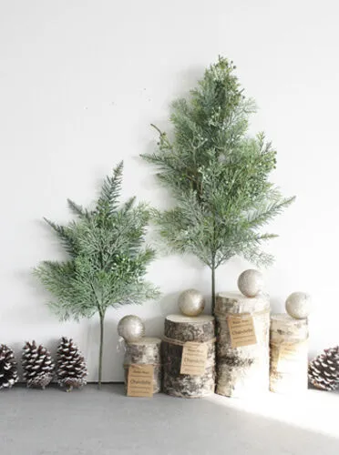 겨울 편백가지 열매 크리스마스 조화 1P 2size - 감도 깊은 취향 셀렉트샵 29CM