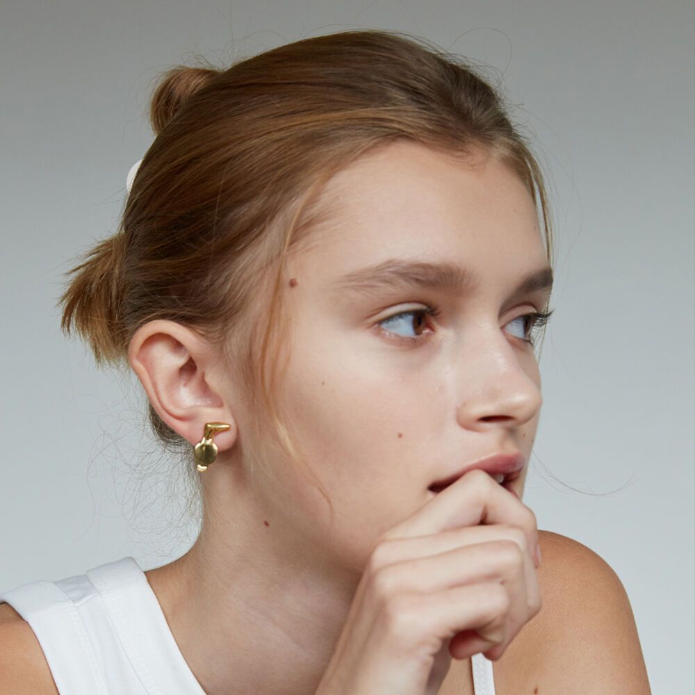 Allcase curve earring - 감도 깊은 취향 셀렉트샵 29CM