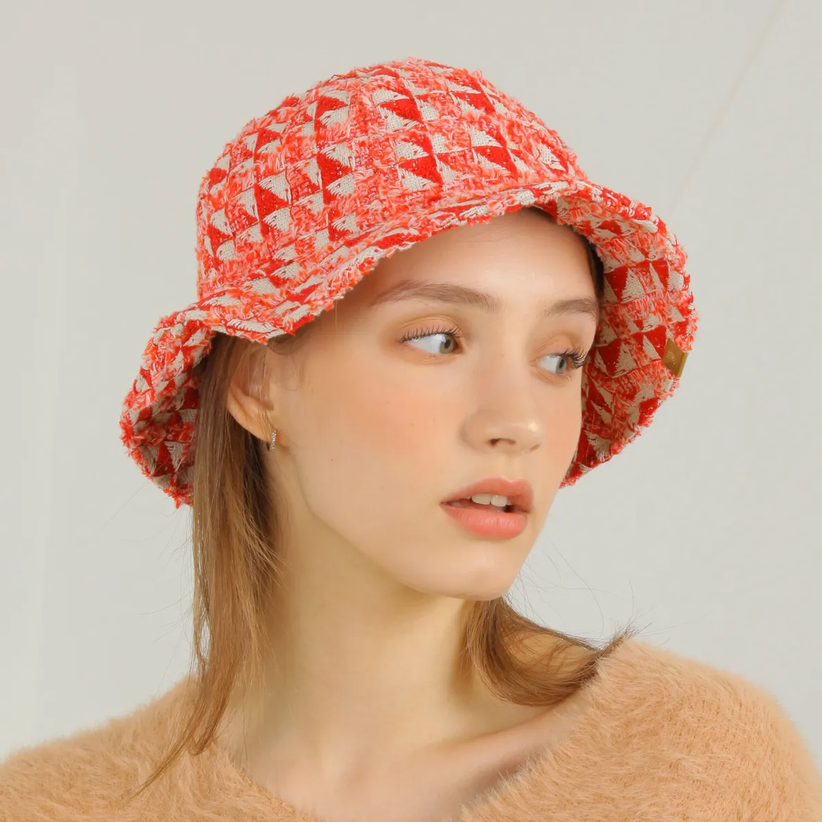 화이트샌즈 19FW 프린지 트위드 버킷햇 프린스 3COLORS - 감도 깊은 취향 셀렉트샵 29CM