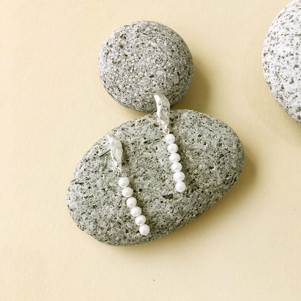 [삿치] BUMPY PEARL STICK E 범피 펄스틱 이어링 - 감도 깊은 취향 셀렉트샵 29CM