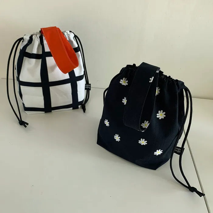 Miniflower string bag - 감도 깊은 취향 셀렉트샵 29CM