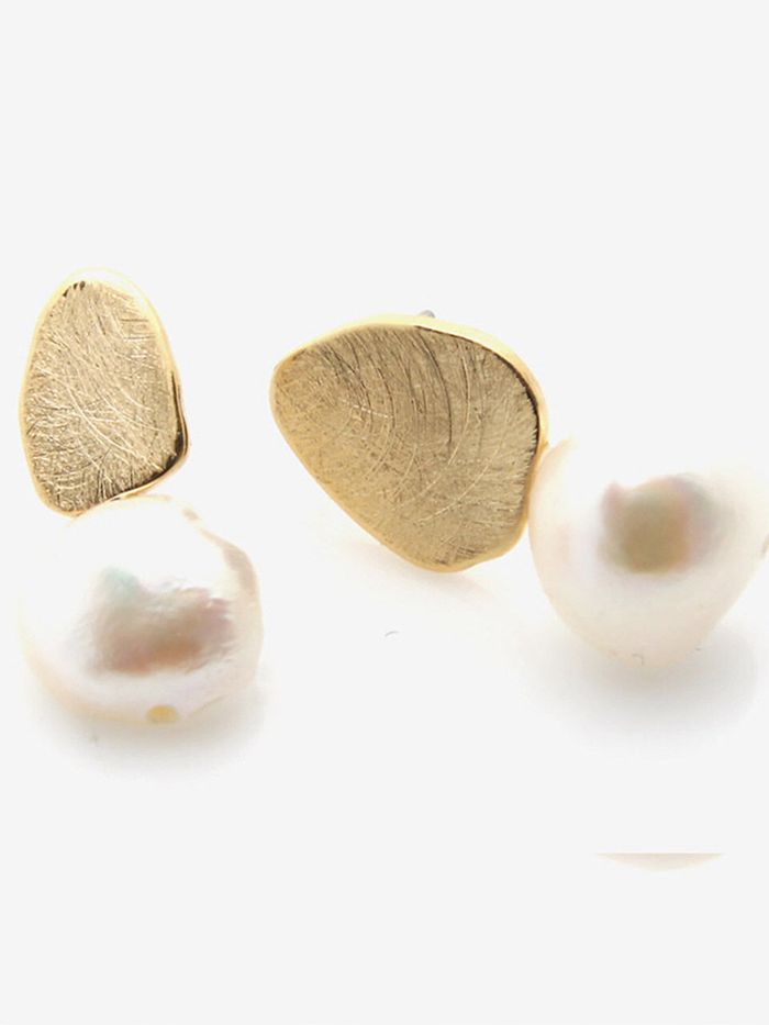 Vintage Metal Pearl Bold Earrings - 감도 깊은 취향 셀렉트샵 29CM
