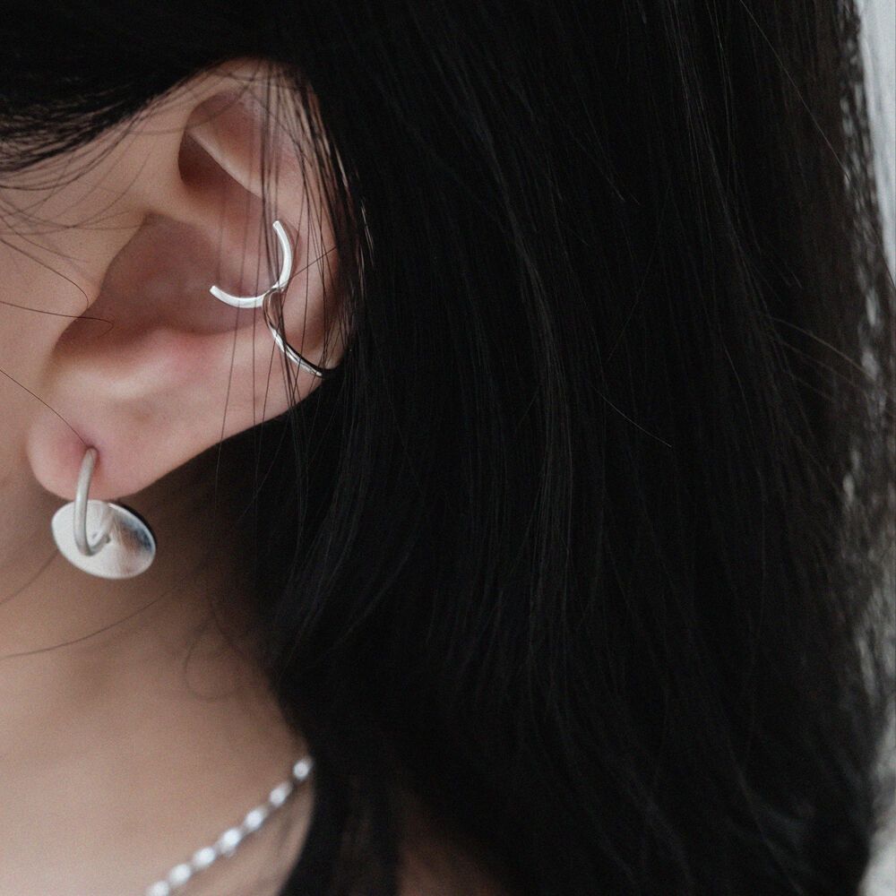 Semicircle earcuff - 감도 깊은 취향 셀렉트샵 29CM