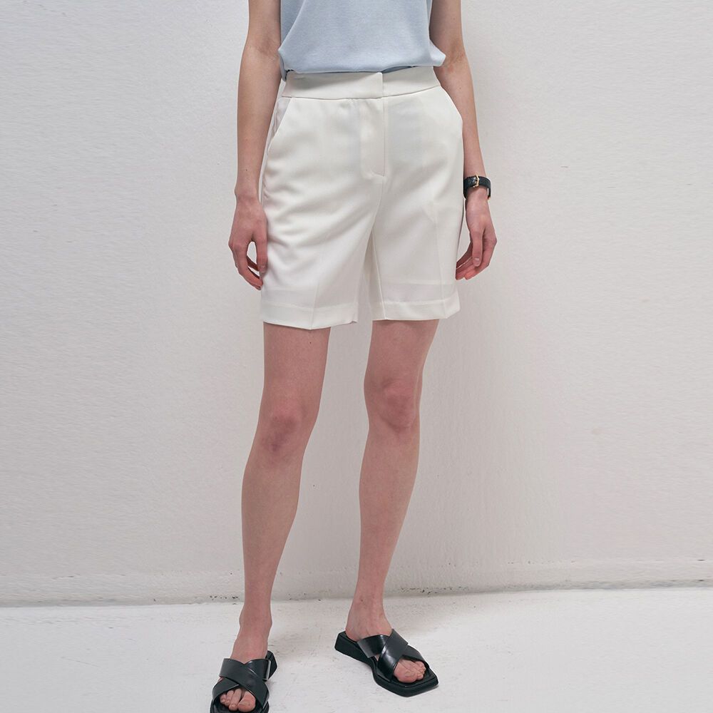 Lissom Shorts - White - 감도 깊은 취향 셀렉트샵 29CM