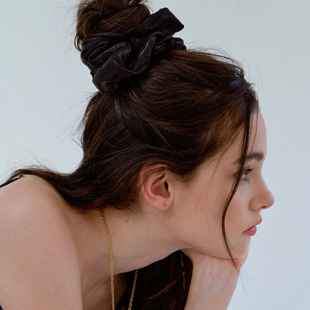 pearl satin black scrunch - 감도 깊은 취향 셀렉트샵 29CM