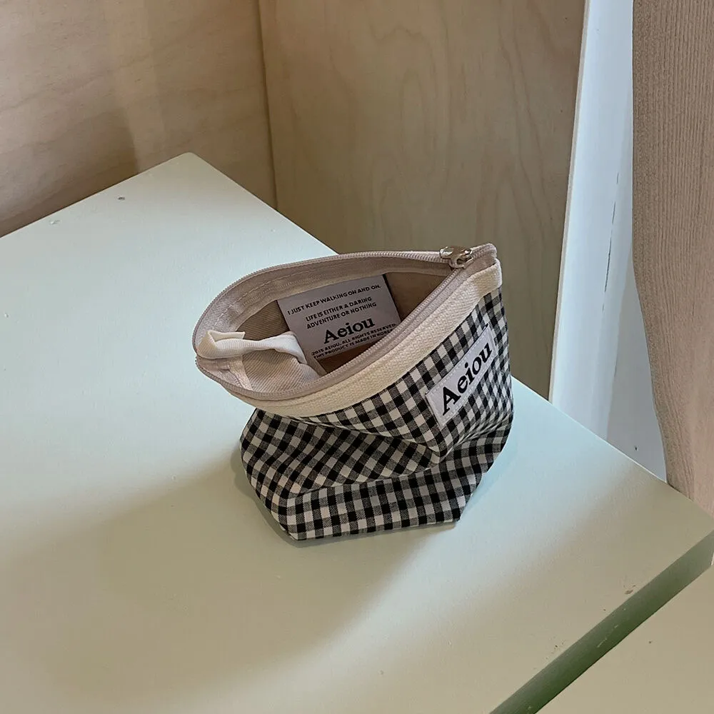 Aeiou Basic Pouch (M size) Black Ginghamcheck - 감도 깊은 취향 셀렉트샵 29CM