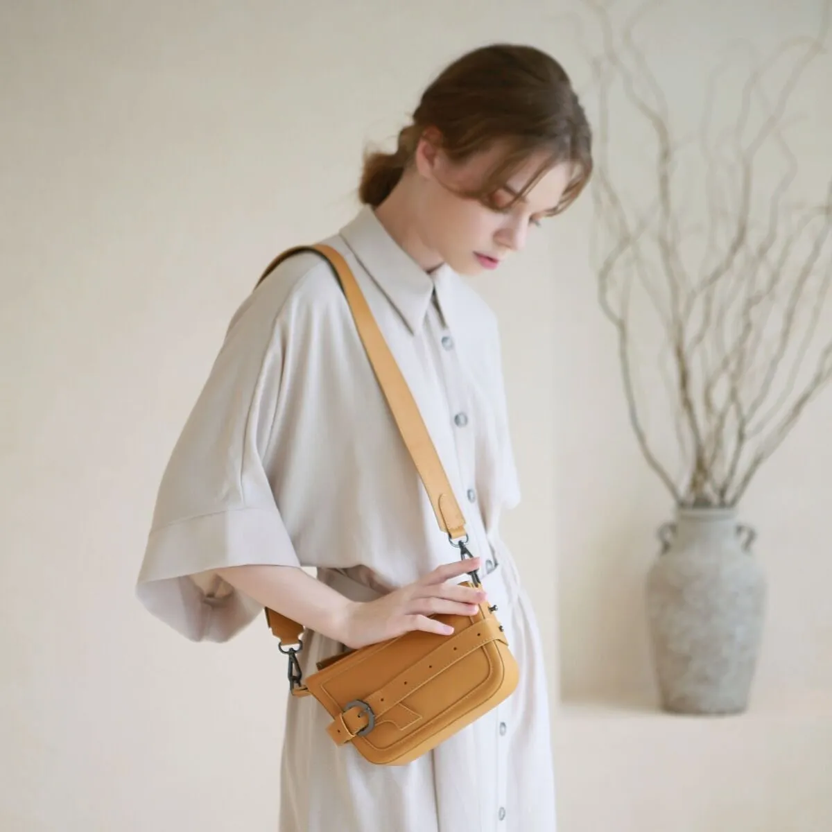 [CLAON] 아이즈백 [WARM BEIGE] - 감도 깊은 취향 셀렉트샵 29CM
