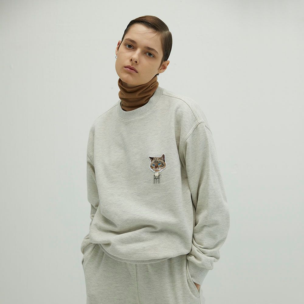 [UNISEX] HYII 하이키 자수 스웻셔츠 오트밀 - 감도 깊은 취향 셀렉트샵 29CM