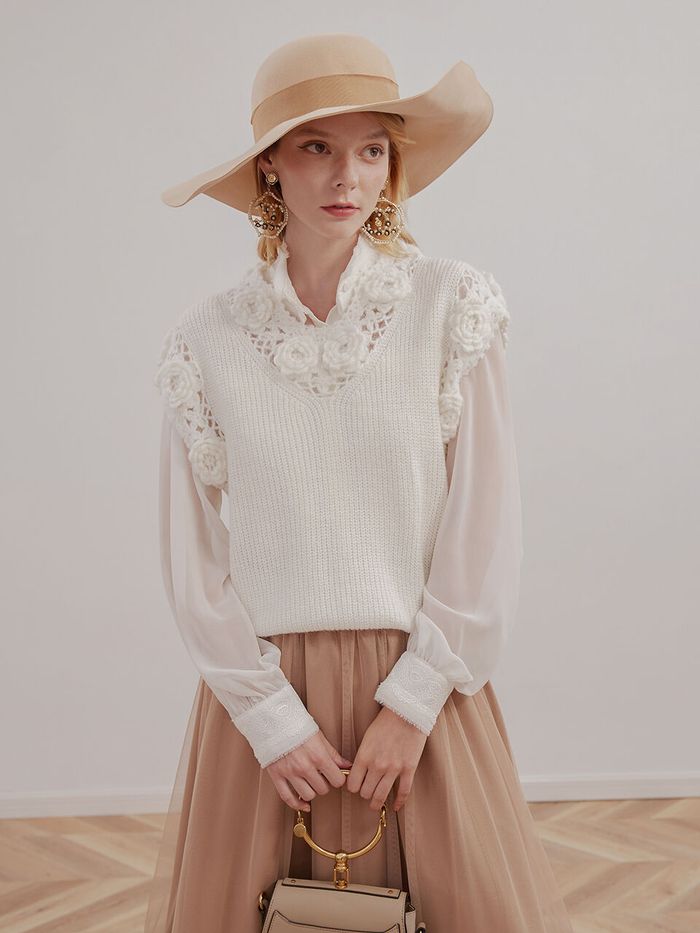 Dimensional crochet sleeveless vest - 감도 깊은 취향 셀렉트샵 29CM