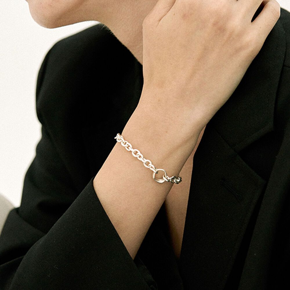 THE MOON B01 - 감도 깊은 취향 셀렉트샵 29CM