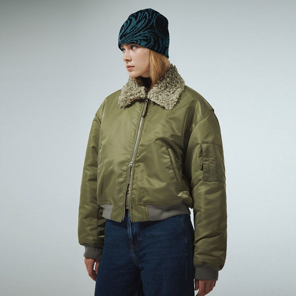 FLUFFY BOMBER JACKET KA [KHAKI BEIGE] - 감도 깊은 취향 셀렉트샵 29CM