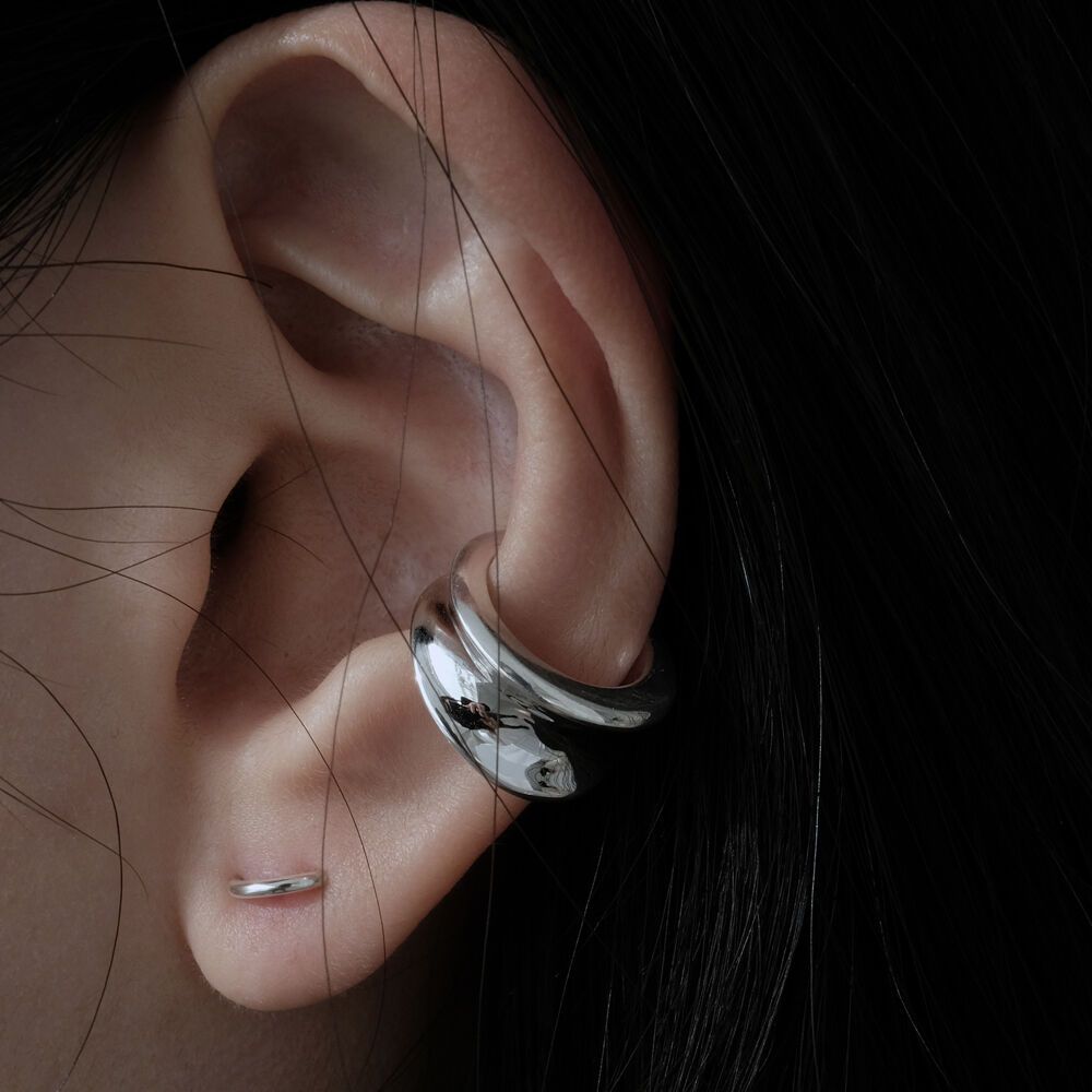 Bold curve earcuff - 감도 깊은 취향 셀렉트샵 29CM