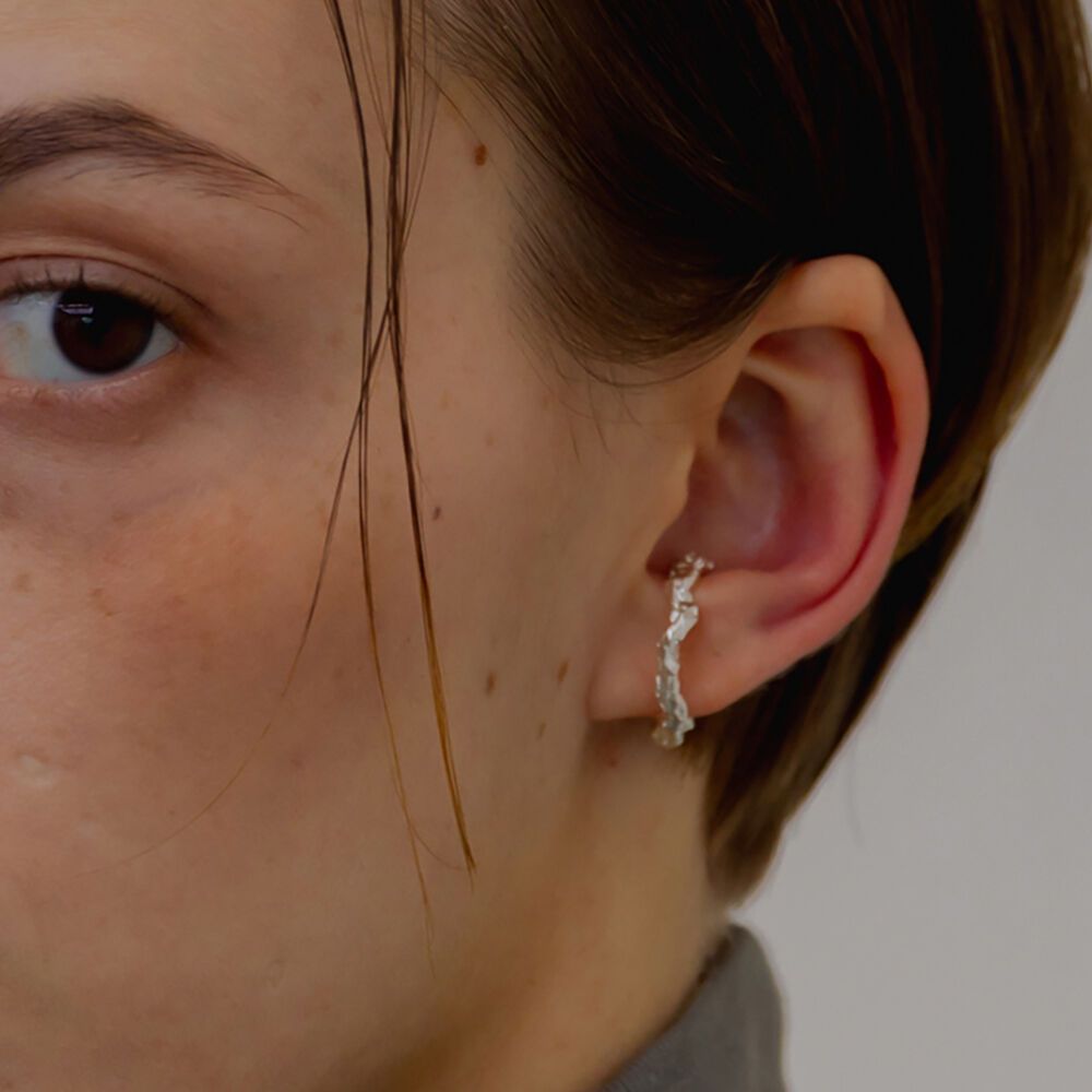 Textured ring earcuff Silver - 감도 깊은 취향 셀렉트샵 29CM