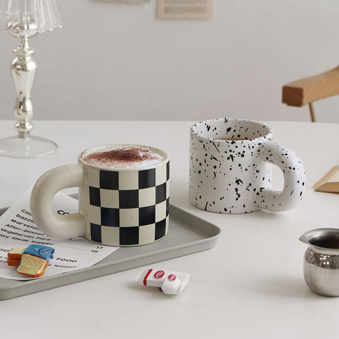 뚱뚱이 핸들 머그 300ml 2type 택1 / 홈카페 빈티지 컵 - 감도 깊은 취향 셀렉트샵 29CM