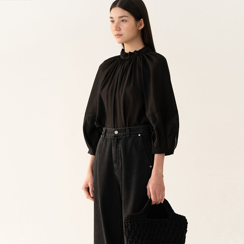 SS22 Gathered Neck Blouse Black - 감도 깊은 취향 셀렉트샵 29CM
