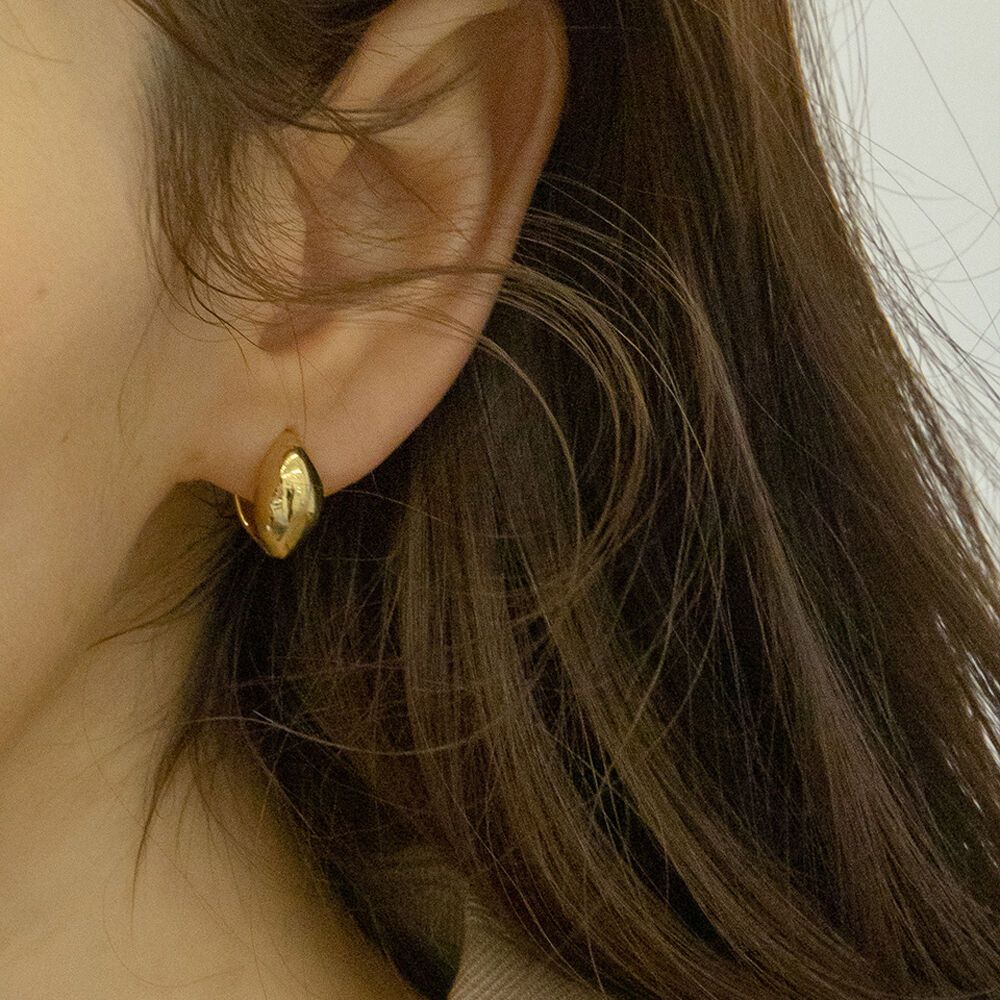 Gold Leaf Earring - 감도 깊은 취향 셀렉트샵 29CM