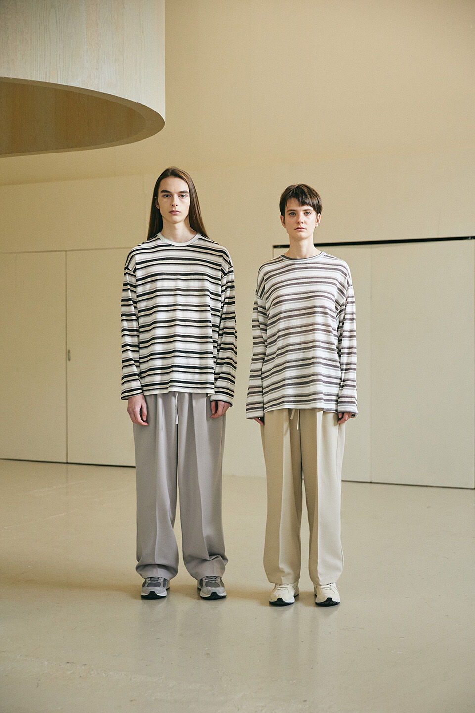 멀티 리프 니트 롱 슬리브 멀티블랙 - 감도 깊은 취향 셀렉트샵 29CM