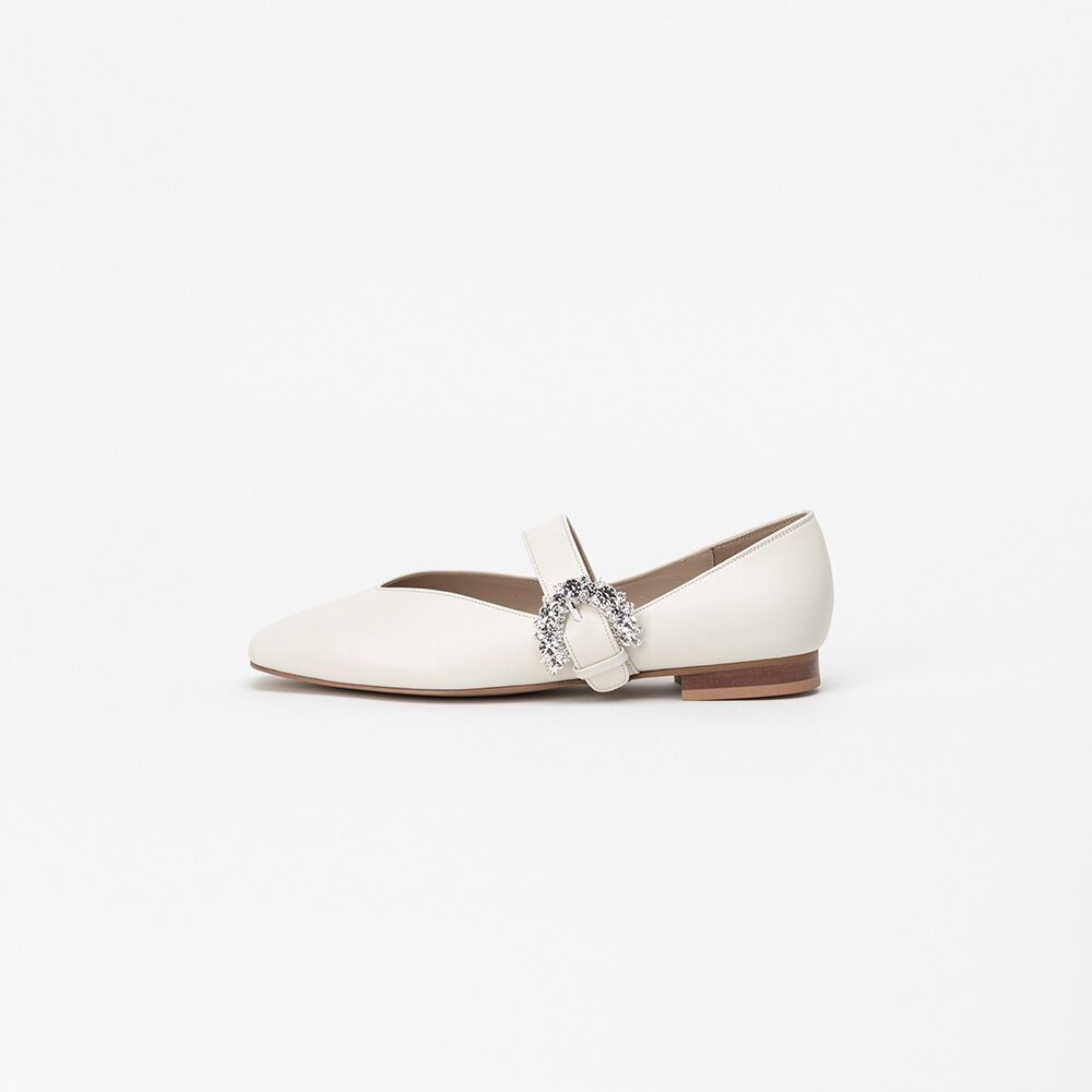 Cello Embellished Maryjanes in Ivory - 감도 깊은 취향 셀렉트샵 29CM
