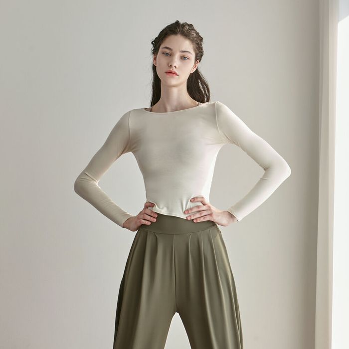 여성 요가복 DEVI-T0082-오트밀 필라테스 롤리 스핀백 롱슬리브 - 감도 깊은 취향 셀렉트샵 29CM