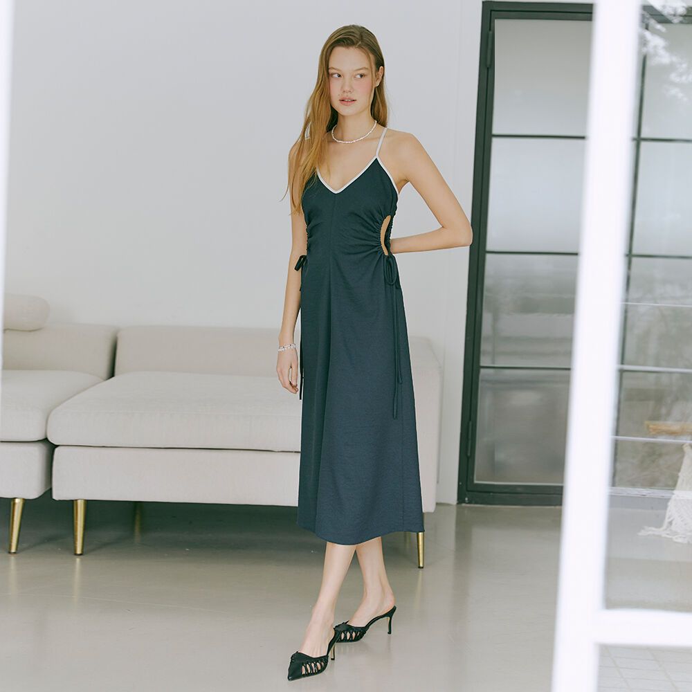 Slip Cut-Out Dress, Smog Black - 감도 깊은 취향 셀렉트샵 29CM