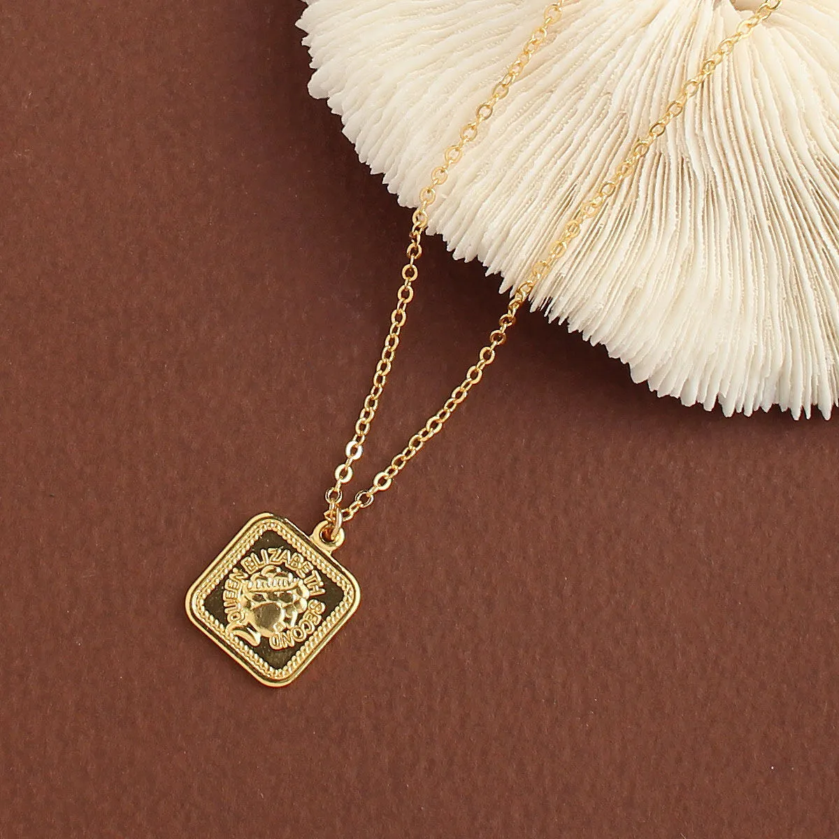 18k gold square pendant necklace [18k 골드 사각 메달 목걸이] _ long - 감도 깊은 취향 ...
