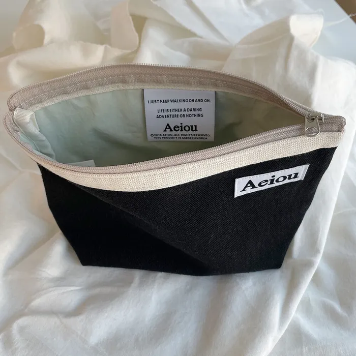 Aeiou Basic Pouch (L size) Classic Black - 감도 깊은 취향 셀렉트샵 29CM