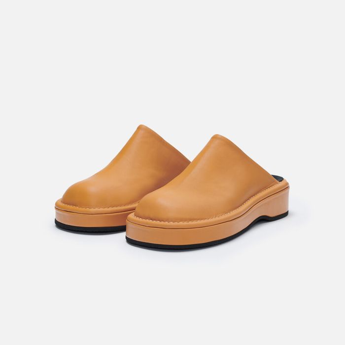 Hoof clogs Mango - 감도 깊은 취향 셀렉트샵 29CM