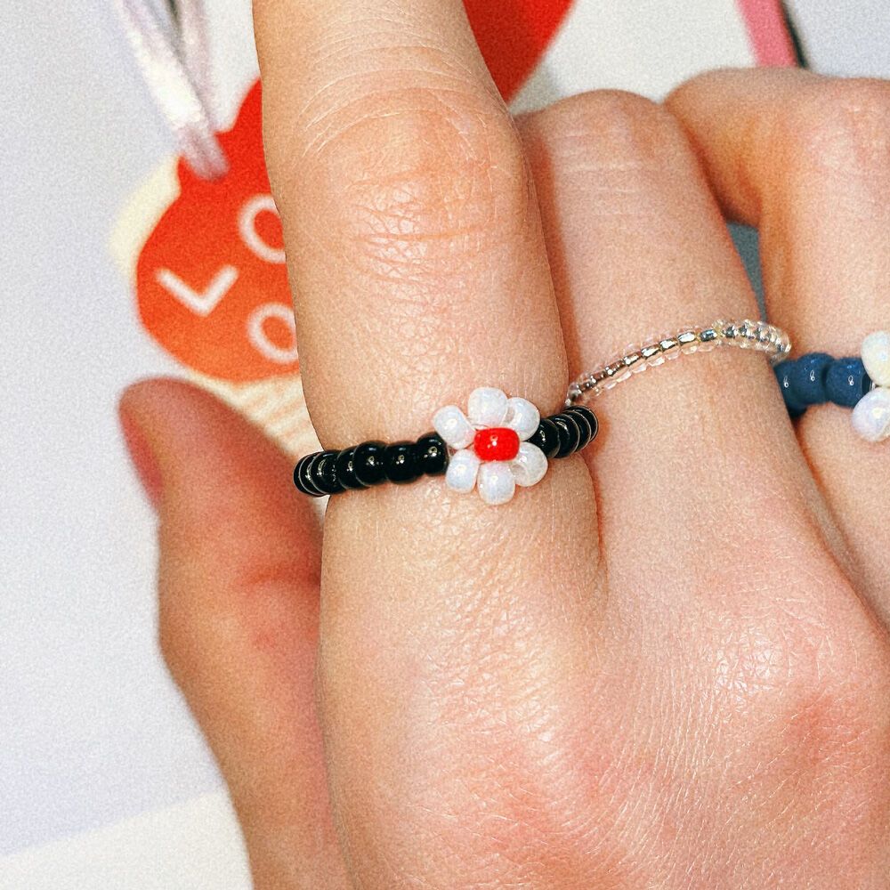 Chic Anemone Flower Beads Ring - 감도 깊은 취향 셀렉트샵 29CM