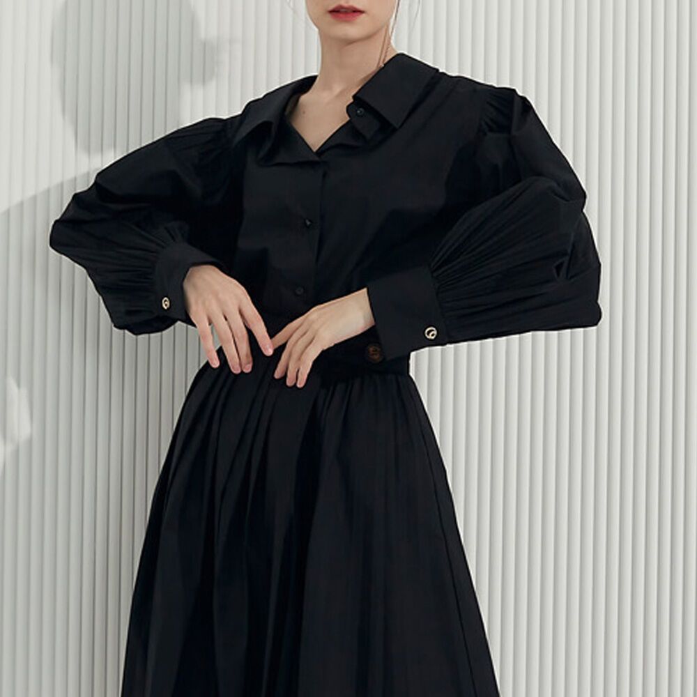 Pleats balloon sleeves shirt in black - 감도 깊은 취향 셀렉트샵 29CM