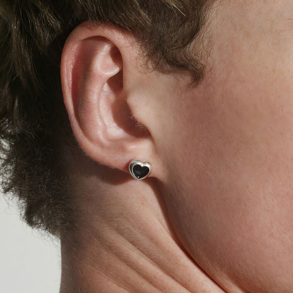 Baby Heart Black Earrings - 감도 깊은 취향 셀렉트샵 29CM