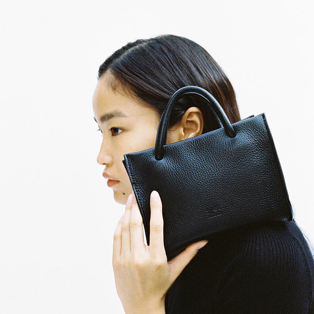 SQUARE BAG SMALL (BK) - 감도 깊은 취향 셀렉트샵 29CM