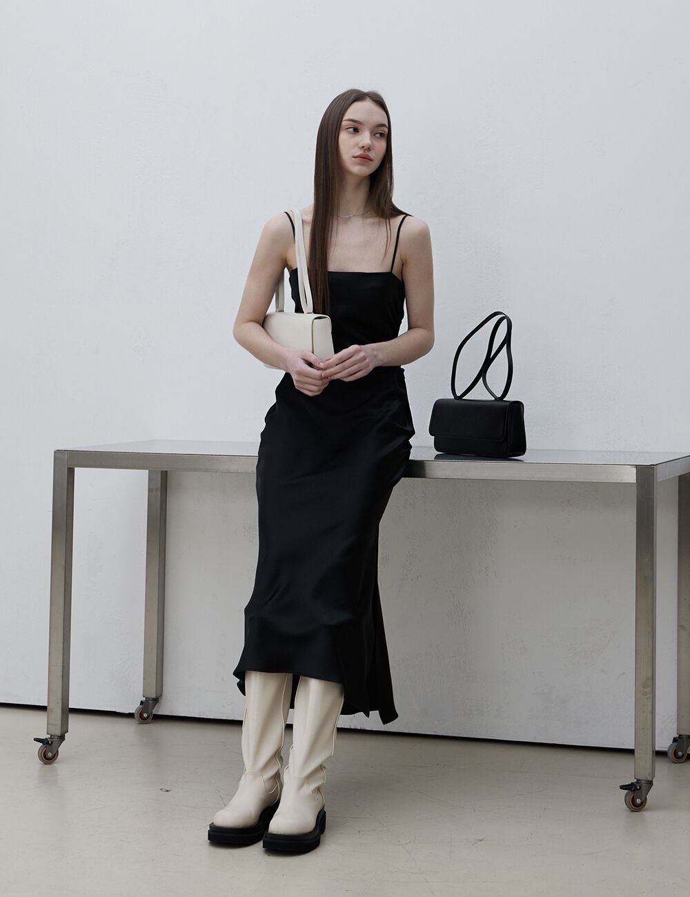 ROE BAG-WHITE - 감도 깊은 취향 셀렉트샵 29CM