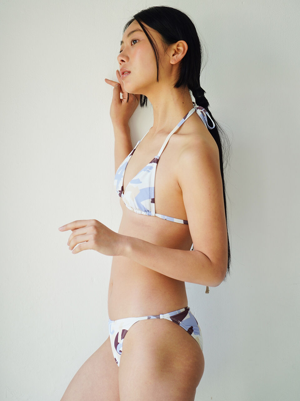 LETTERING GRAPHIC STRING BRIEF - 감도 깊은 취향 셀렉트샵 29CM