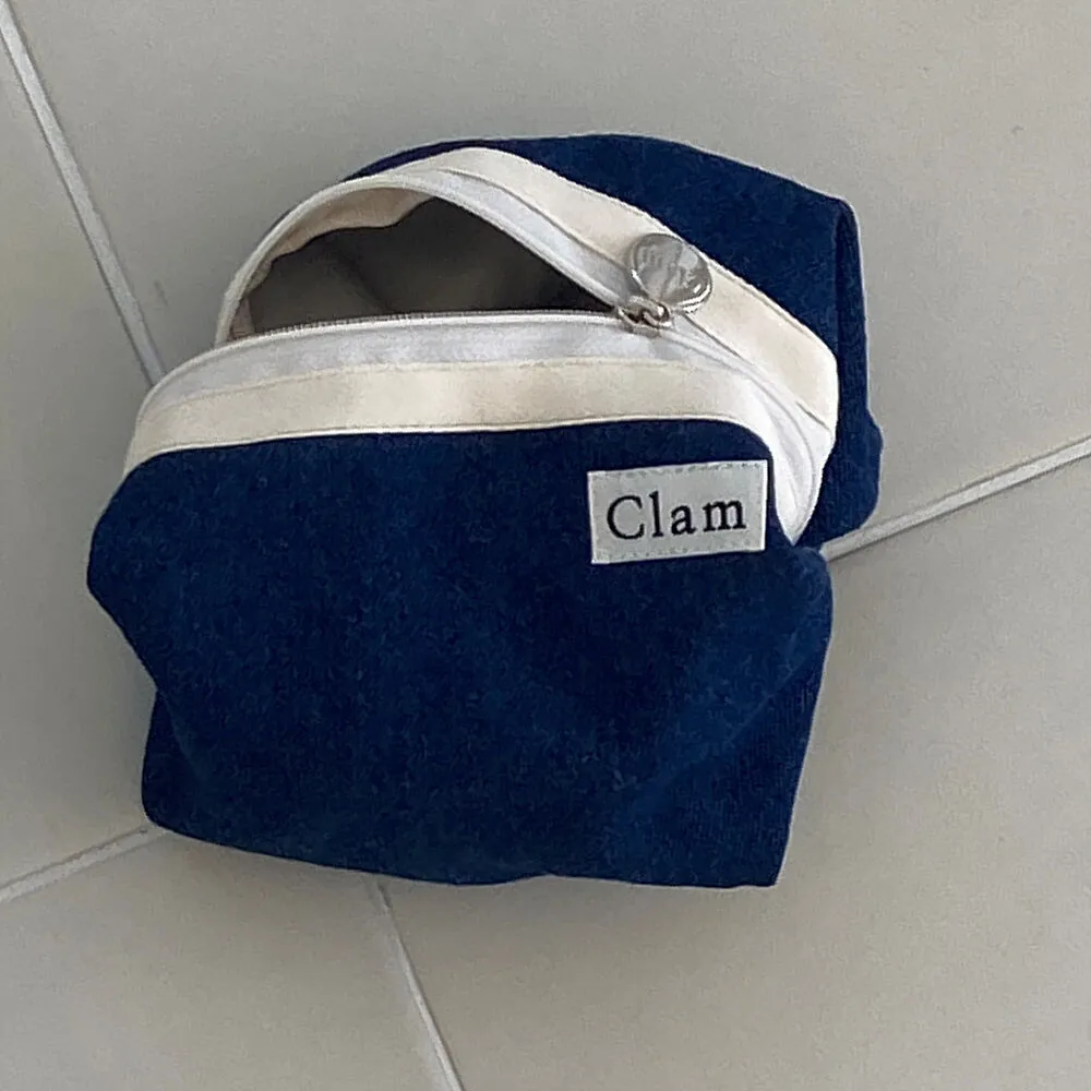 Clam round pouch _ Blue denim - 감도 깊은 취향 셀렉트샵 29CM