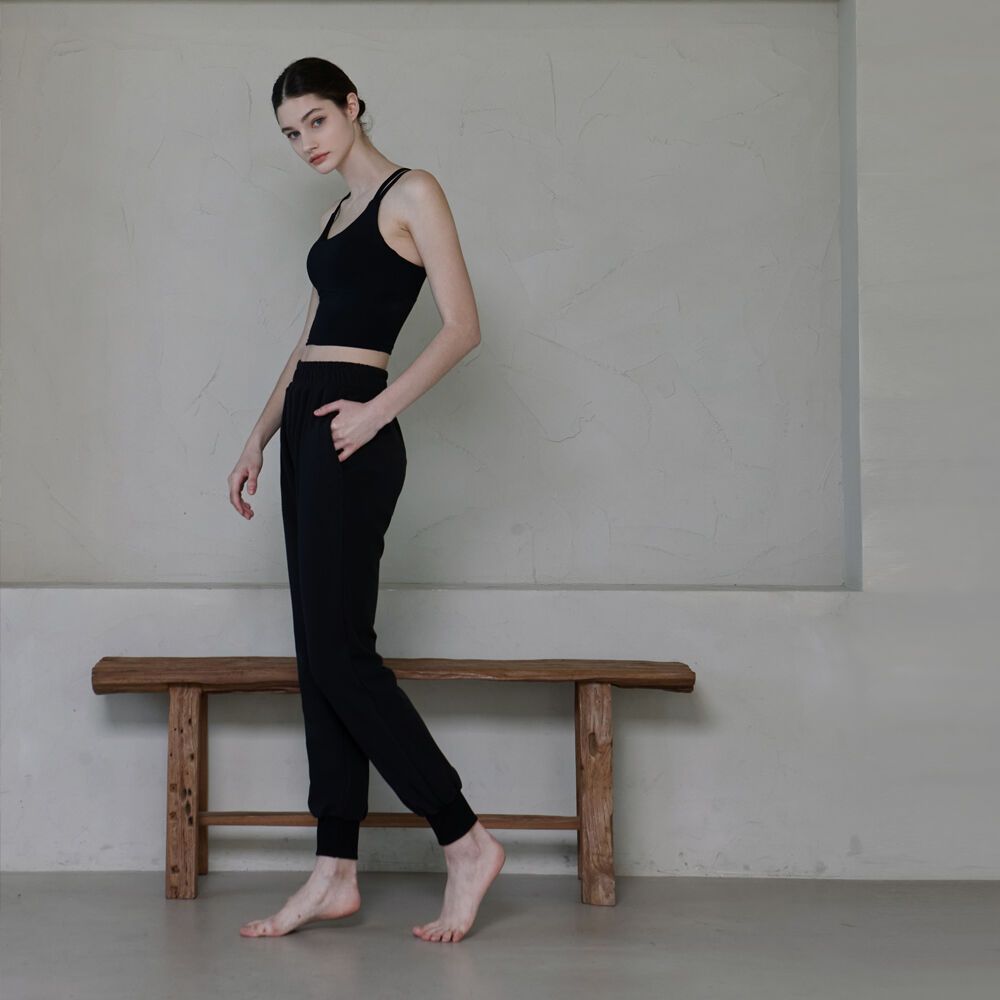 여성 요가복 DEVI-B0055-블랙 필라테스 리사이클 에코버 조거 팬츠 - 감도 깊은 취향 셀렉트샵 29CM