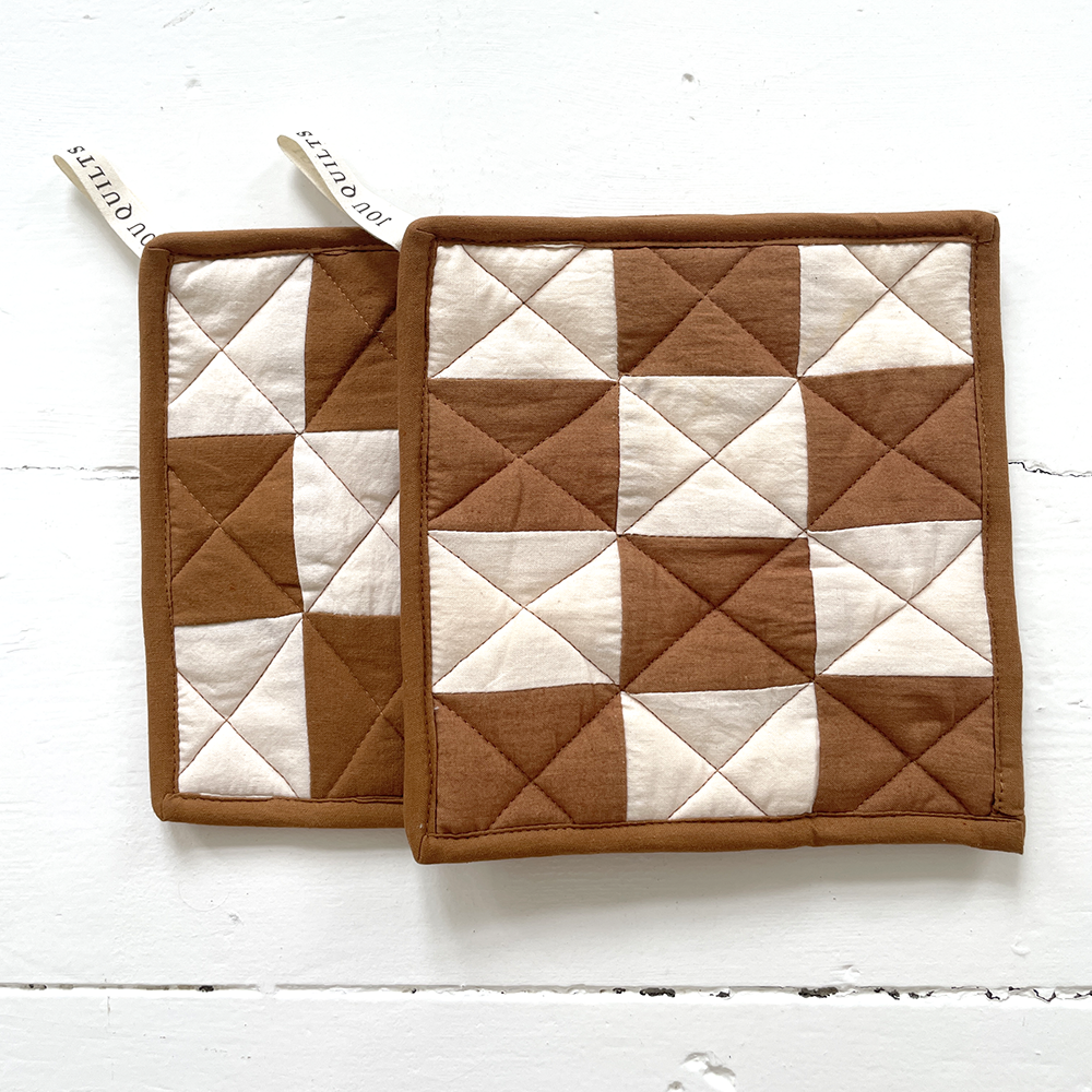 (JOU QUILTS) QUILTED PATCHWORK POT HOLDERS - 감도 깊은 취향 셀렉트샵 29CM