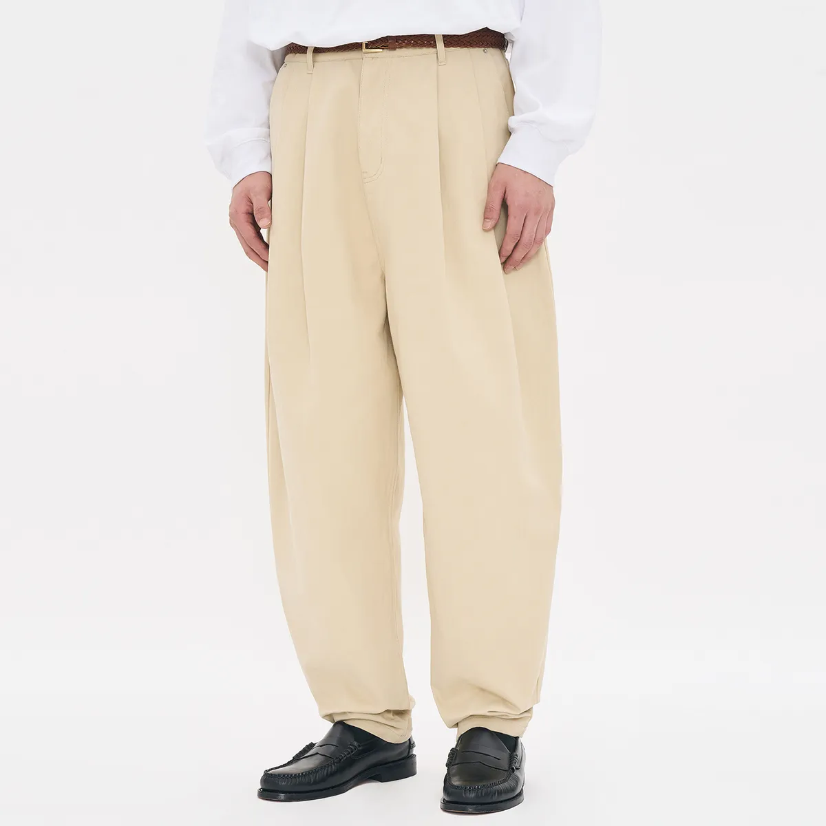 Wide Rounding Tapered Two Tuck Pants Beige - 감도 깊은 취향 셀렉트샵 29CM
