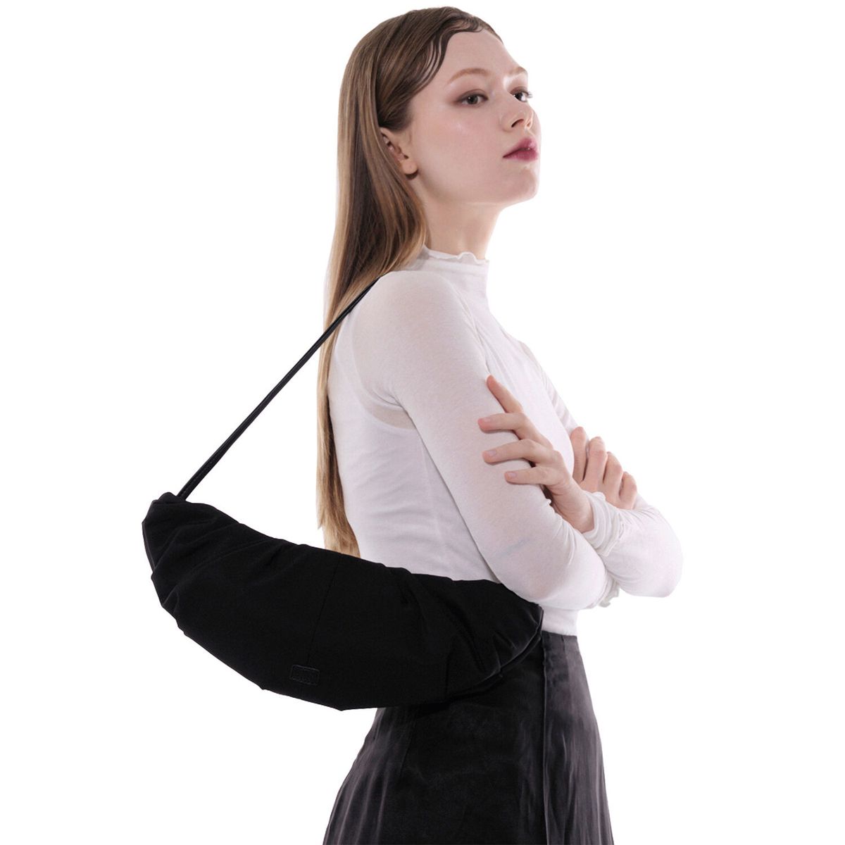 [친환경] CRUNCH BAG_BLACK - 감도 깊은 취향 셀렉트샵 29CM