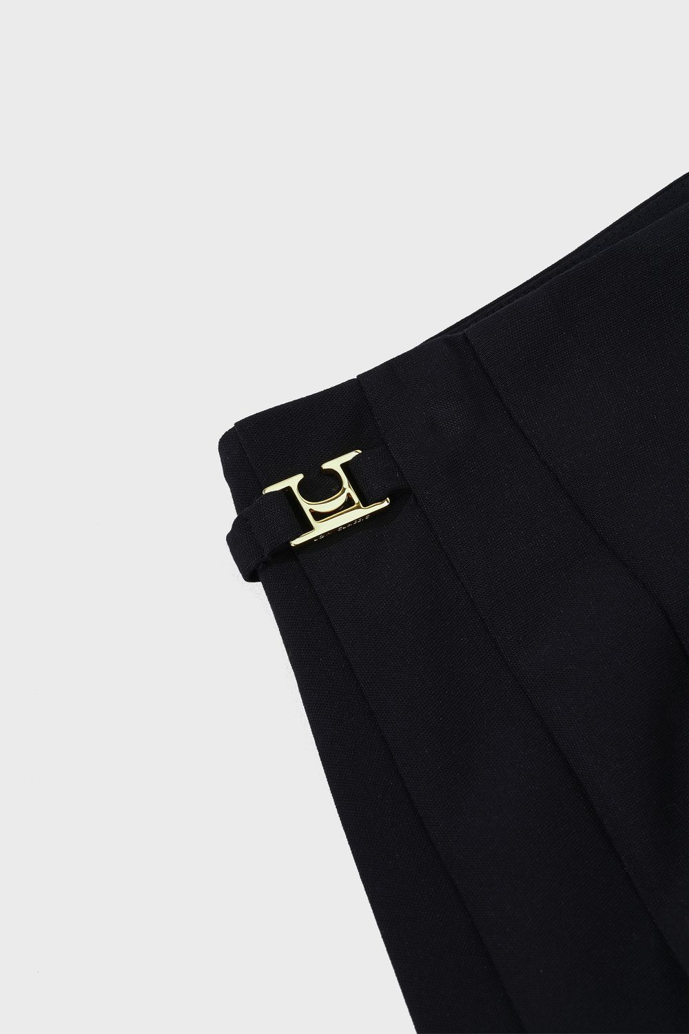 22FW SHORT PLEATED SKIRT - NAVY - 감도 깊은 취향 셀렉트샵 29CM