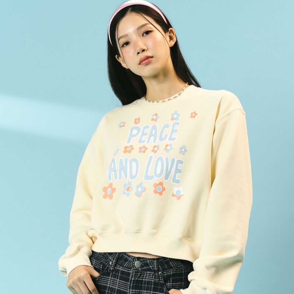 Peace and love Crop Sweatshirt ivory - 감도 깊은 취향 셀렉트샵 29CM