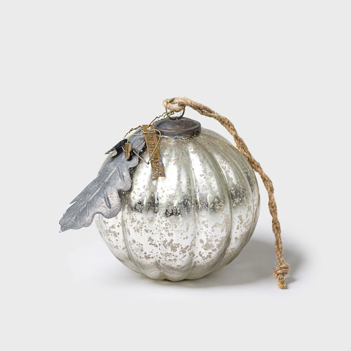 덴마크 Walther & Co 크리스마스 트리 오너먼트 Pumpkin Ball, Ant. Silver - 감도 깊은 취향 셀렉트샵 29CM
